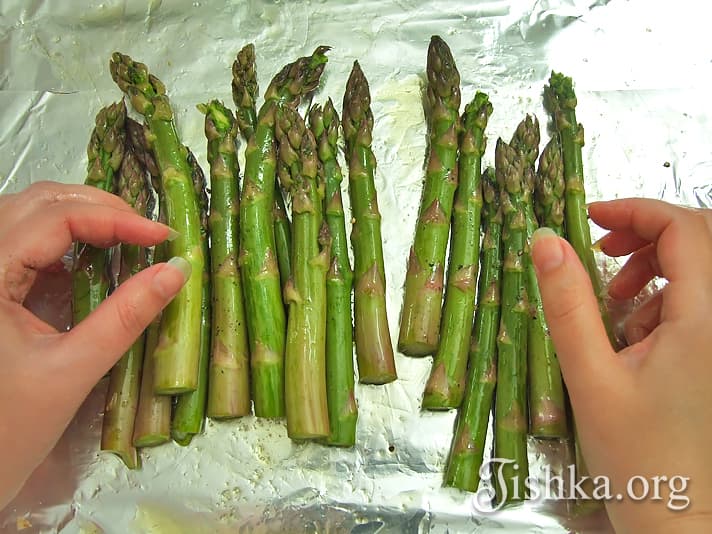 Зеленая спаржа с пармезаном - Кулинарный пошаговый рецепт с фото.